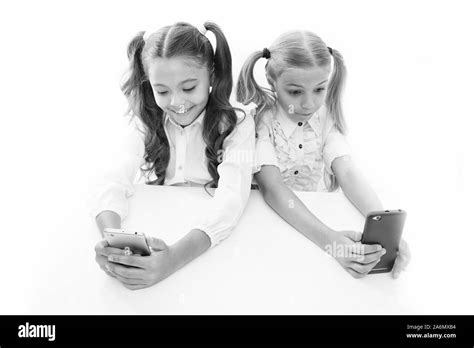 Se Connecter Avec Les Enfants Banque Dimages Noir Et Blanc Alamy