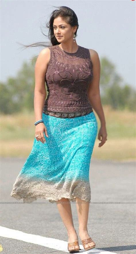 Simran A Glamorous Catwalk By Plus Size South Indian Diva Awesome