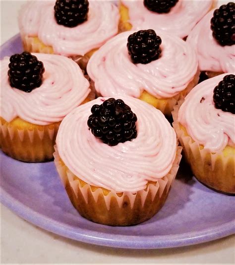 Lemon Blackberry Cupcakes Culinary Cupcake