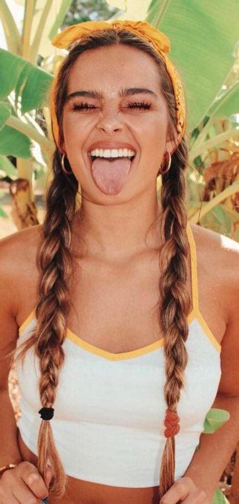 Cum On Her Face Scrolller