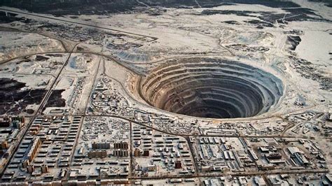 Así Es El Agujero Más Profundo Del Mundo Jamás Excavado Por El Ser