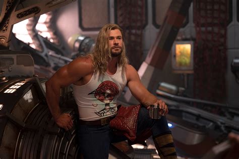 Chris Hemsworths Thor Love And Thunder Prep Workouts Details Us
