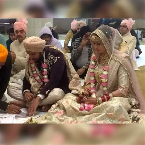 Karan Veer Mehra ने दिल्ली के गुरुद्वारे में Nidhi Seth के साथ लिए सात