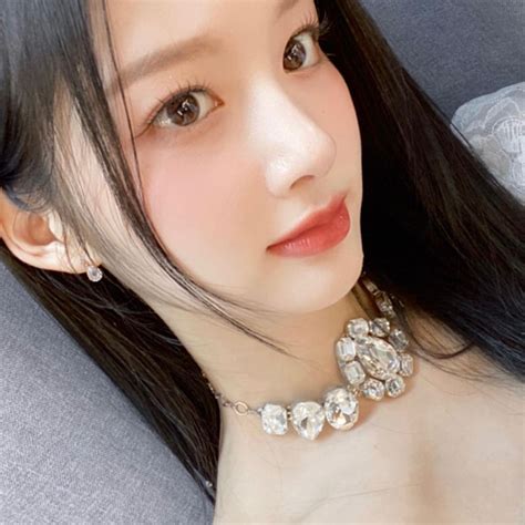 Seol Yoona Sullyoon Nmixx Selca Icon Pfp Kpop In 2022 Divine