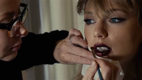 taylor swift claims she s the first to do this lip trend youtube