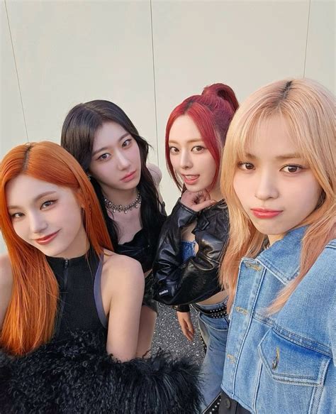 Pin By Blacktwice On Itzy Itzy Kpop Girls Korean Girl