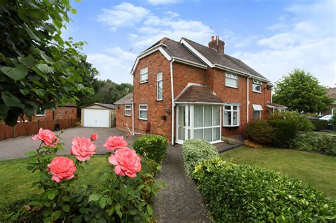 2 Bedroom Semi Detached House For Sale In West Avenue Northwich Cw9 7et