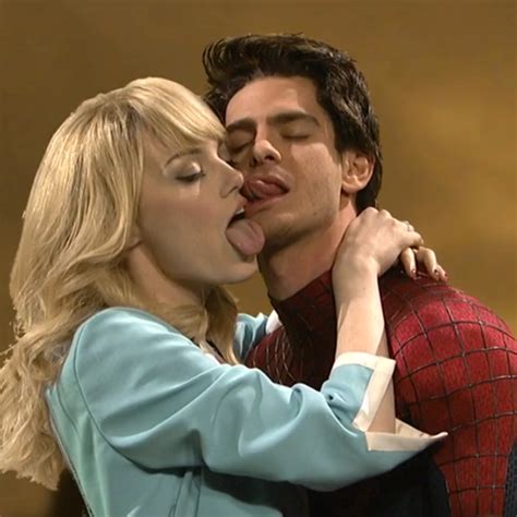 Emma Stone And Andrew Garfield Kissing Emma Stone Andrew Garfield Snl