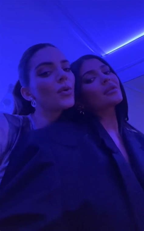 Kardashian Fans Mock Kylie And Kendall Jenners Trashy And Basic New