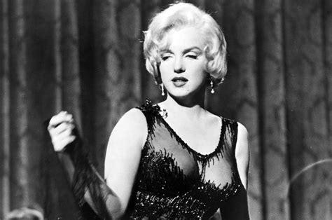 some like it hot 1959 movie mistakes what s wrong
