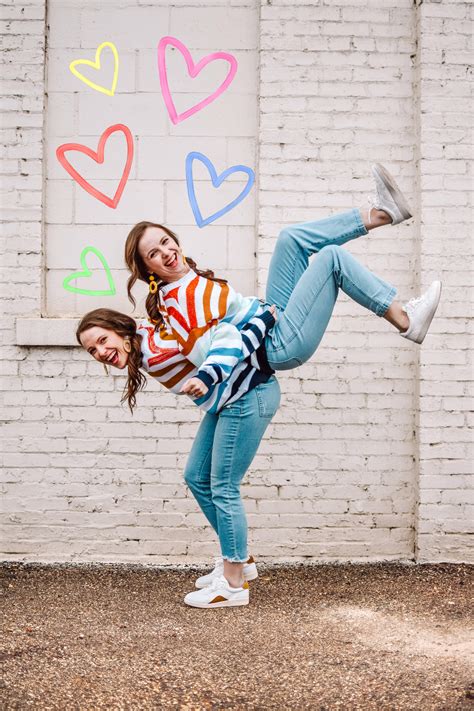 Friend Photo Shoot Ideas 5 Ideas To Try Two Scoops Of Style
