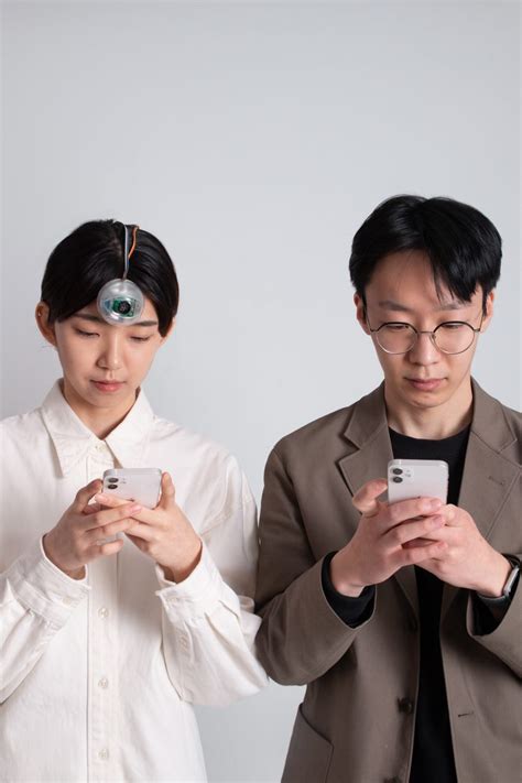 minwook paeng develops robot eye to help users walk while looking at