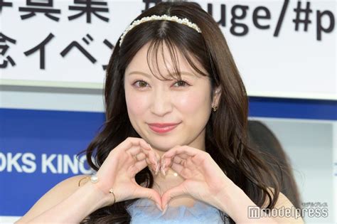 吉田朱里、美背中大胆披露 Sexyドレス姿に「完璧スタイル」「息を呑む美しさ」と反響 拡大写真｜infoseekニュース
