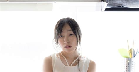 須田亜香里、ske48卒業後初のフォトエッセイ発売決定！ 薄化粧の先行カット＆コメント公開 The First Times