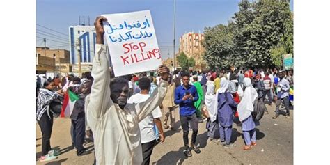 آلاف السودانيين يتظاهرون في مليونية 13 يناير