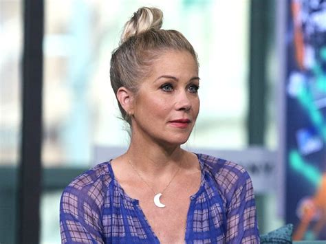 Christina Applegate And Ms Early Warning Signs She May Have Missed