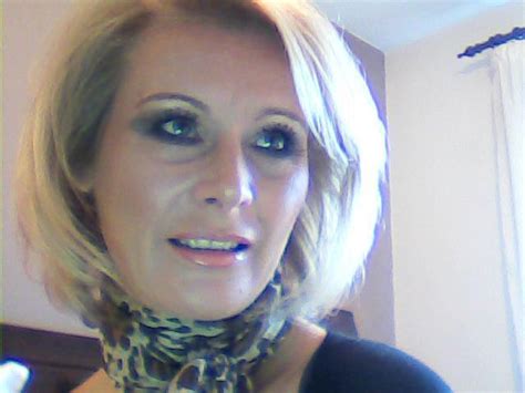 9wendy589 55 from reading is a local granny looking for