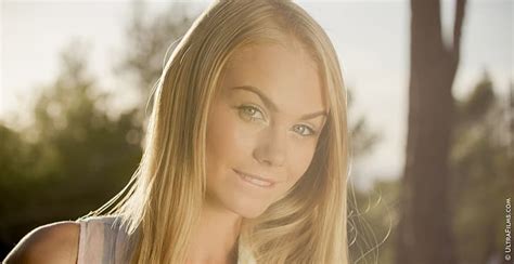 Nancy Ace Women Pornstar Model Blonde Women Outdoors Plants