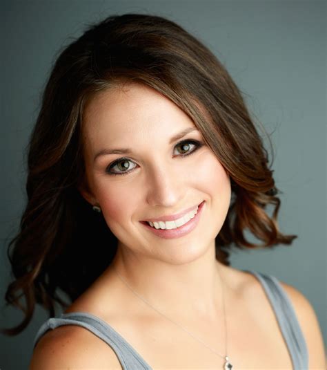 Professional Headshot Business Women Mandy Mcewen Photo By Sweet Jean