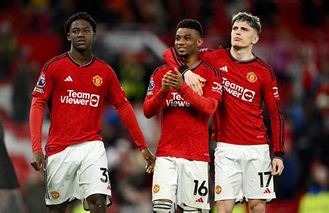 Manchester United To Discuss New Contracts For Kobbie Mainoo And Amad