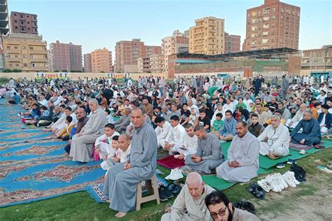 الآلاف يؤدون صلاة عيد الفطر في المساجد والساحات بالشرقية المصري اليوم