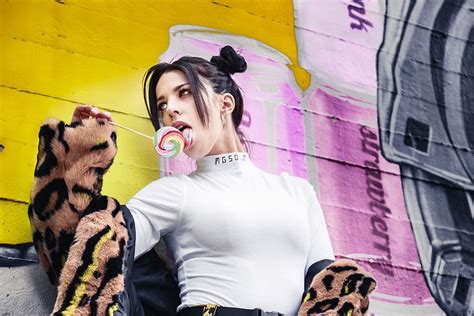 Hd Wallpaper Woman Licking Lollipop Attractive Beautiful Beauty