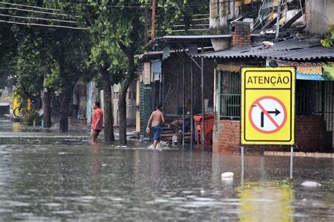 Sobe Para Cinco O Número De Mortos Em Consequência Do Temporal No Rio