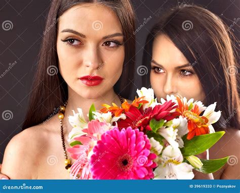 Deux Femmes Lesbiennes Sexy Avec La Fleur Image Stock Image Du