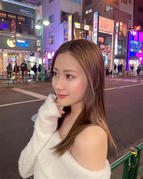 鈴木のりかさんのインスタグラム写真 鈴木のりかinstagram 「新大久保💜 ． ． 洋服は Randy Online のワンピだ