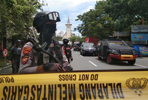 Ledakan Diduga Bom Bunuh Diri Di Gereja Katedral Makassar