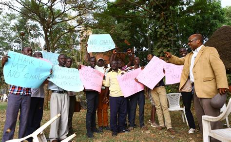 Ugandan Leader Signs Harsh Anti Gay Bill Despite Warning From Obama