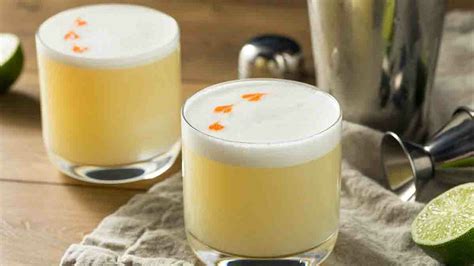 Receta De Pisco Sour Sencillo De Preparar Plazavea