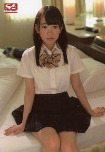 駿河屋 【アダルト】 架乃ゆら 膝上・衣装白・リボン・制服・座り・両手下・ロゴ「s1 No 1 Style」 Dvd「セックスを最近覚えた