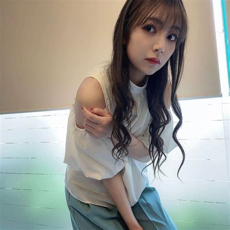 北野日奈子さんのインスタグラム写真 北野日奈子instagram 「🐿️🤎 衣装さんのいない時の衣装は自分で選んでいるんです👗！ 今回の
