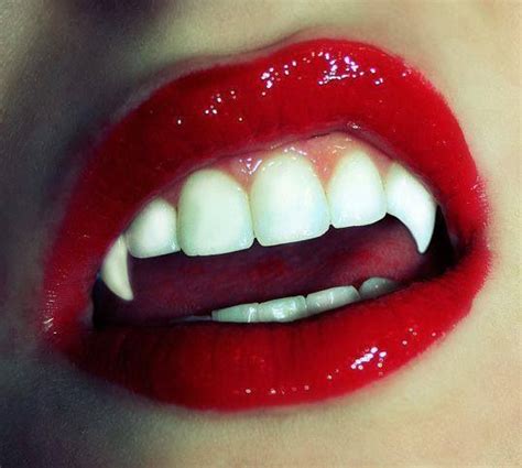 Pin De Karen King Em Vampire Dentes De Vampiro Arte Dos Lábios Boca