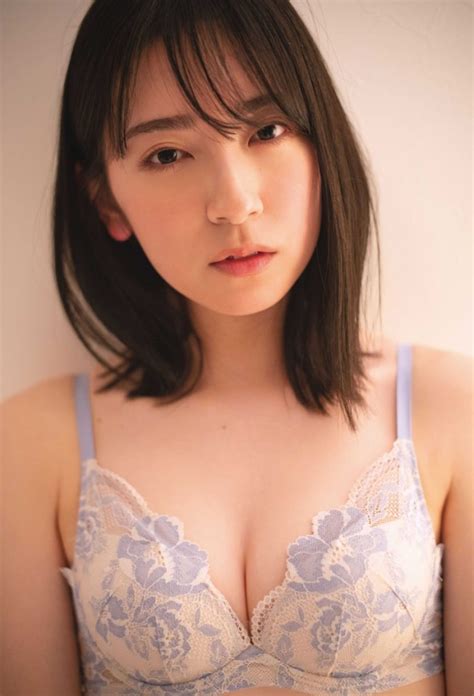 日向坂46金村美玖、透明感あふれるランジェリー姿を披露！1st写真集「羅針盤」明日12月20日発売｜bubka Web（ブブカ ウェブ）