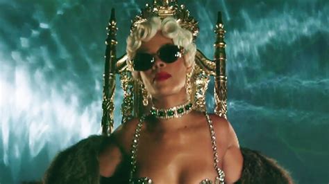 Rihanna Teaches Miley Cyrus How To Twerk In Sexy Video For “pour It Up”