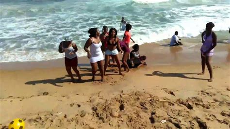 La Prostitution Déguisée Dans Les Plages De Dakar Des Filles Et Des
