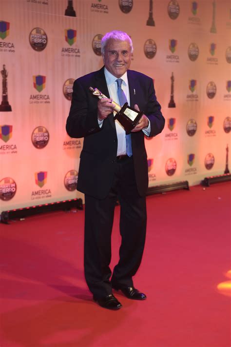 Los Looks De La Alfombra Roja De Los Martín Fierro De La Radio 2017