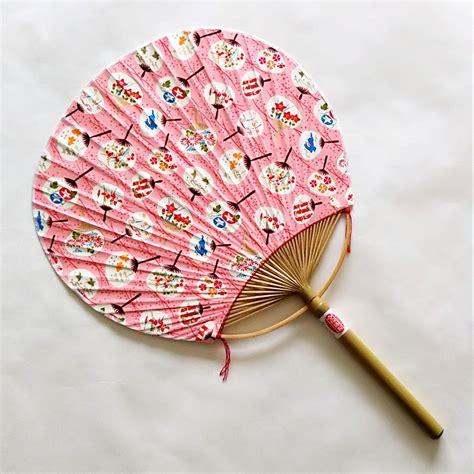 三重県指定伝統工芸品 日永うちわ 香る14（中）ラムネ 箱入【送料込み】【お届け不可地域：北海道・沖縄・離島】の通販・お取り寄せ｜わが街とくさんネット