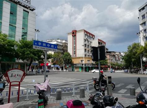 走进南平市邵武市，虽然只是一个小县城，繁华之景却让人“惊叹”