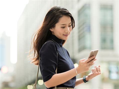大人の女性の魅力とは？精神的に成熟する方法 [ひかりの恋愛コラム] All About
