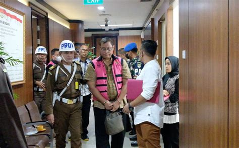 Kejagung Jebloskan Tiga Tersangka Baru Kasus Timah Ke Rutan Koran Pelita