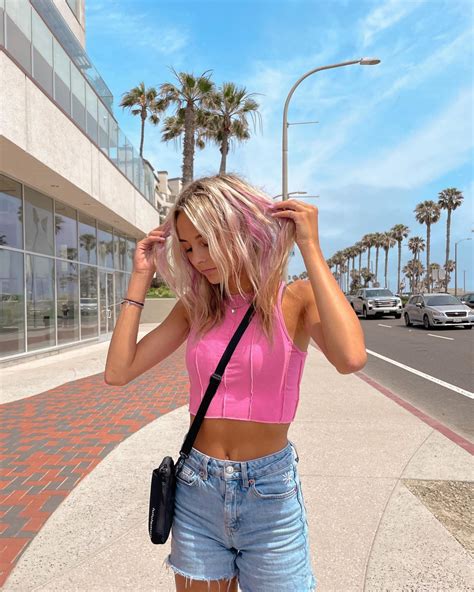 Hailee Andrew 09 29 2021 • Celebmafia