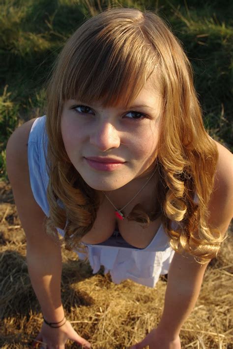 Downblousebabes3 On Twitter Down Her White Top On The Grass