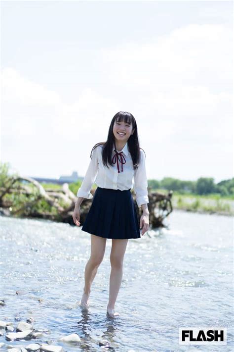 Gカップ新人グラドル、高校最後の制服姿！flashデジタル写真集発売！ Smart Flash スマフラ[光文社週刊誌]