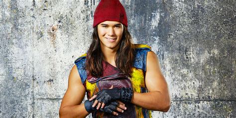 20 Crazy Things Only True Fans Know About Descendants