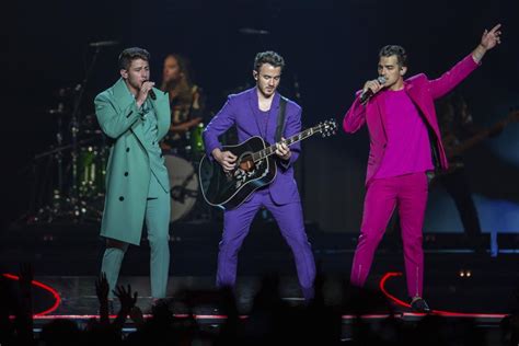 Jonas Brothers Surprise Fan Who Missed Concert For Chemotherapy