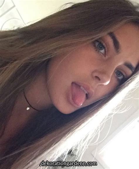 Beauty Tricks Beauty Girl Girl Tongue Aesthetic Girl