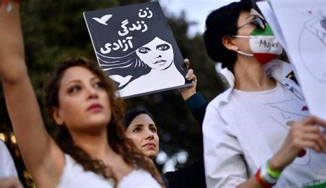 Iran Schoolgirls Lead Protests Over Mahsa Amini Death Raw Story
